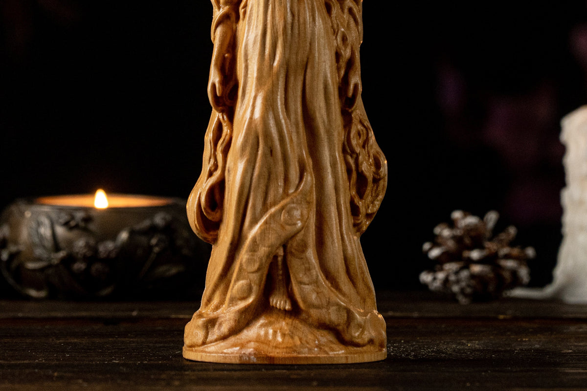 Selene Moon Goddess, Luna Norse Goddess, Selene wood figure, pagan sta ...