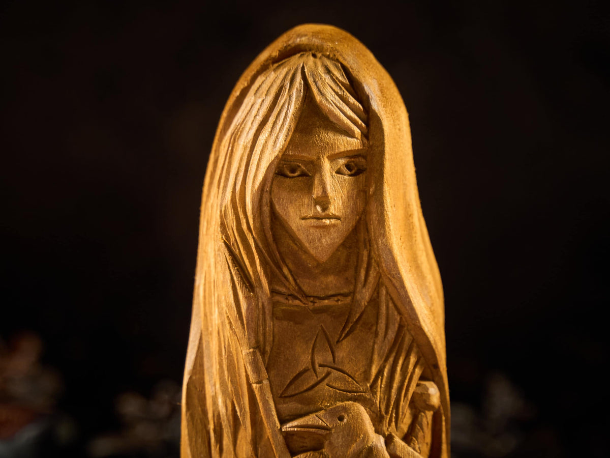 Morrigan Celtic statue, Morrigan Celtic Goddess, Morrigan wood figure ...